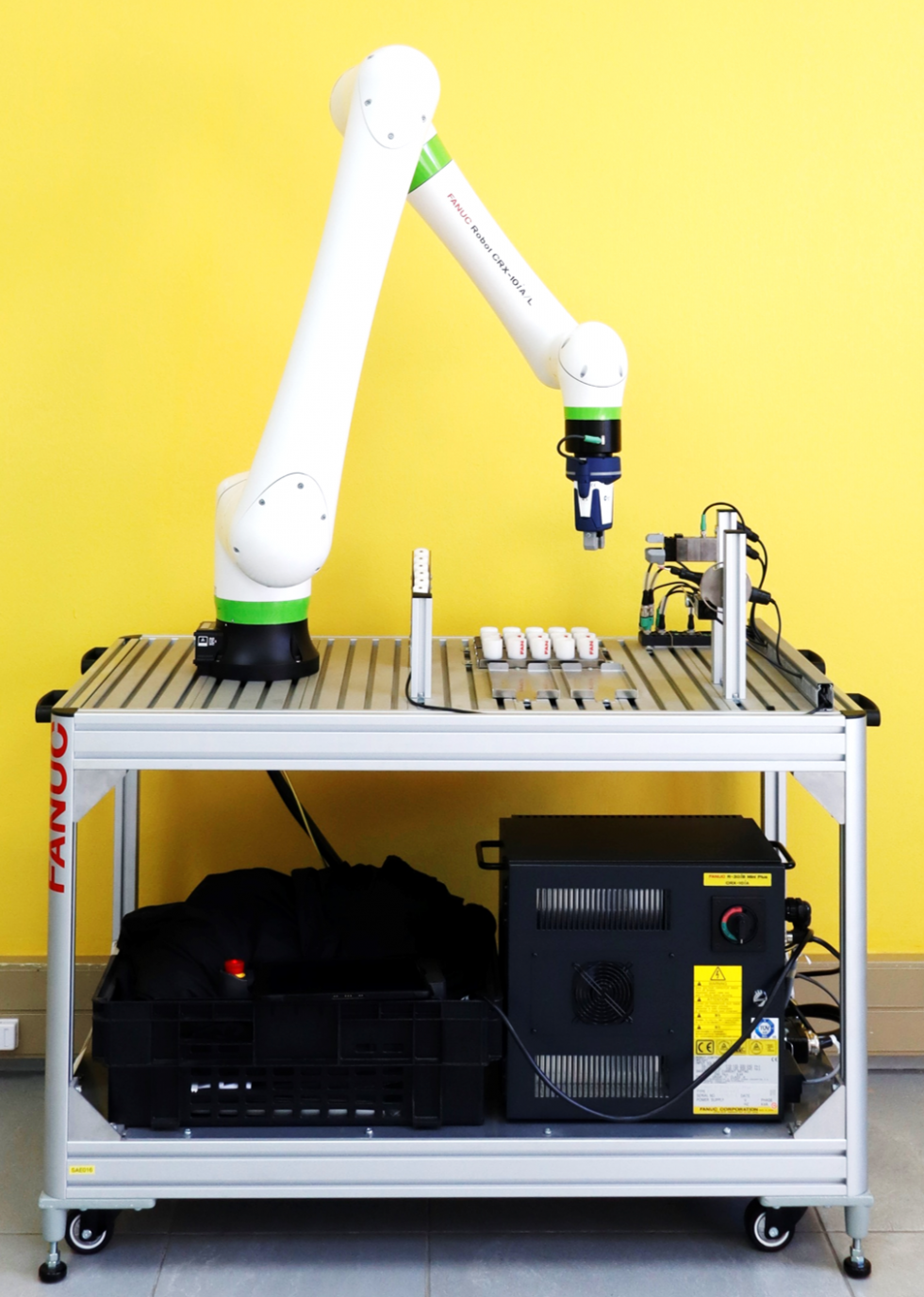 Industrial robots - FANUC